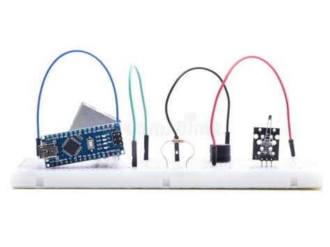 Analog Temperaturgivare I Protoboard Arkivfoto Bild Av Anslutning Katod 168145026