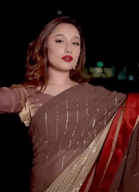 মধুদার উফফফ ওয়াইফ ম্যাটেরিয়াল 🥰 ভাই থাম ৩০০ টাকার শাড়ি পরসে দেখে আবেগে কথা বলা বন্ধ কর