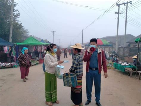 ကိုဗစ် ၁၉ ရောဂါ ကာကွယ်ရေးအတွက် မိုင်းရယ်စည်ပင်မှ Mask များ လိုက်လံဝေငှခြင်းနှင့် သတိပေးနှိုးဆော