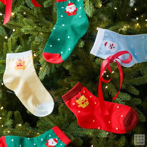 다이소 크리스마스파티룩추천🔔 망토와움직이는모자🎄 포근한 양말도 크리스마스 무드 가득 깜찍 루돌프 뿔과 트리가 달린 아동 코스튬 망토와 블링블링 모자and망토세트