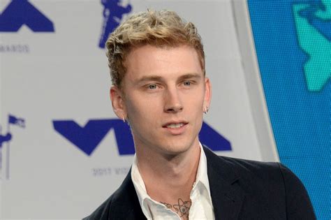 Machine Gun Kelly Mourns Fathers Death Never Felt A Pain This Deep