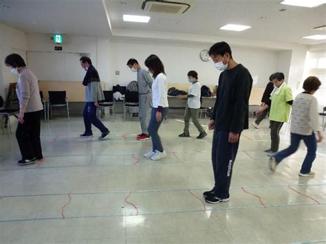 ～作業療法士から学ぶ～ 認知症予防運動プログラム「コグニサイズ」｜インフォメーション｜四條畷学園大学 Shijonawate Gakuen