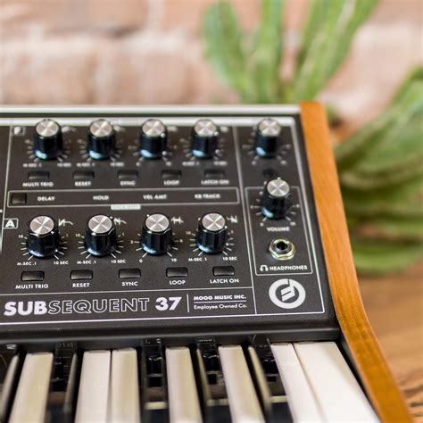 Moog Subsequent 37 Analog Synthesizer Doremusic