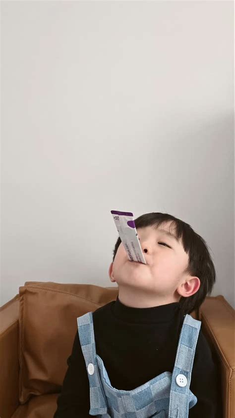 럭키와 뚱쿵이네🖤 T 감성천재 In Botong 사장님 사랑해요🫰🏻 크리스마스 시즌을 맞이해 트리디자인 칭찬스티커가 특별 에디션으로 제작되었다고 선물로 보내