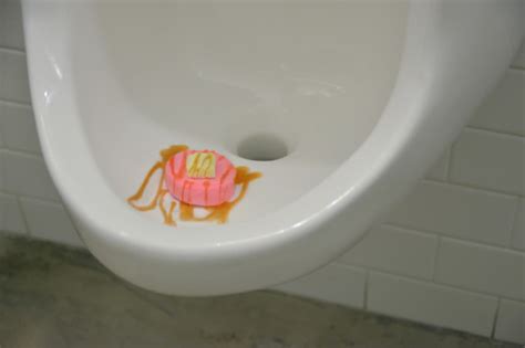 Urinal Cakes Decorated To Look Like Real Cakes