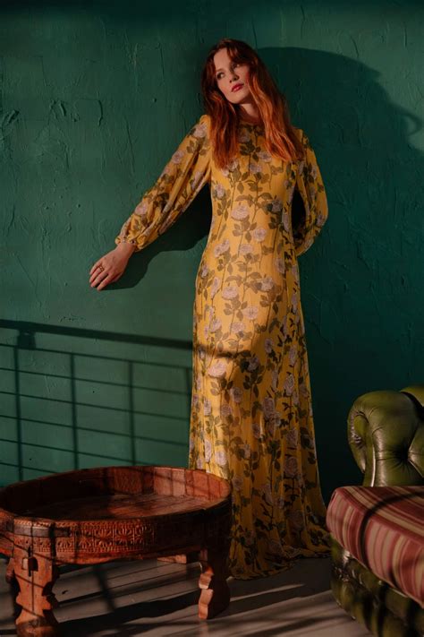 Hannah Dodd For Italian Reve December 2022 Hawtcelebs