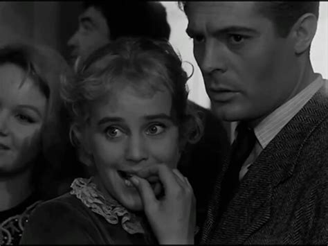 Movies Minds 🎬🎥 ‎🎬 رقص مارچلو ماسترویانی در فیلم شب‌های روشن این