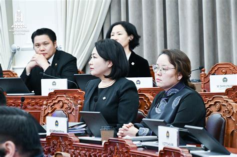 Vip76 Mn УИХ ын намрын чуулганд О Саранчулуун гишүүн 11 ажлын хэсэгт харьяалагдаж 2 ажлын