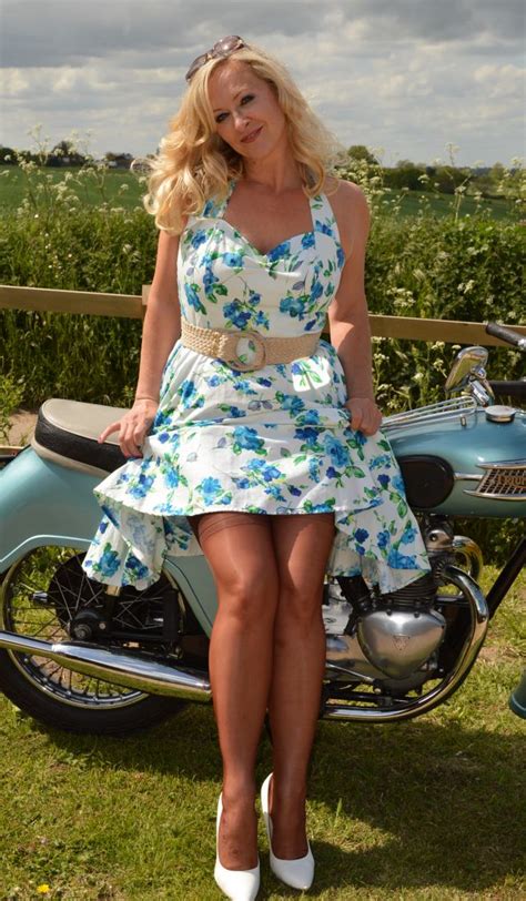 Legshowjo Huge Archive Videos And Pictures With Joanne Bache