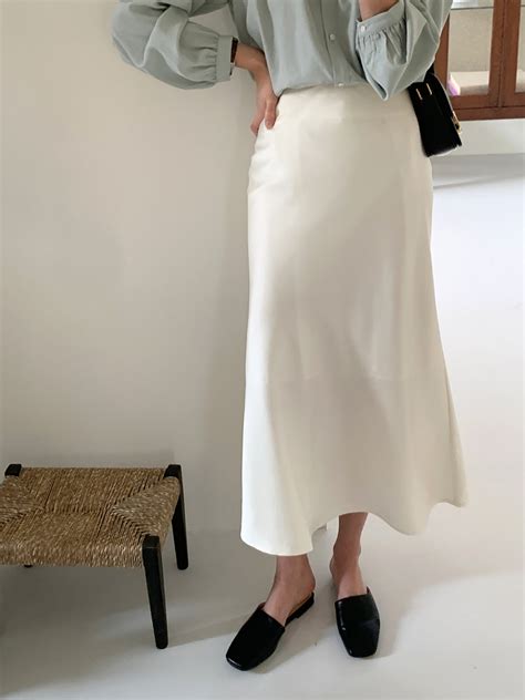 썸어게인 여름 여자 새틴스커트 머메이드 인어 실크 롱스커트 4color 연베이지 진베이지