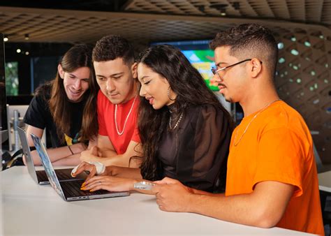 Apple Developer Academies Comemoram 10 Anos No Brasil Apple BR