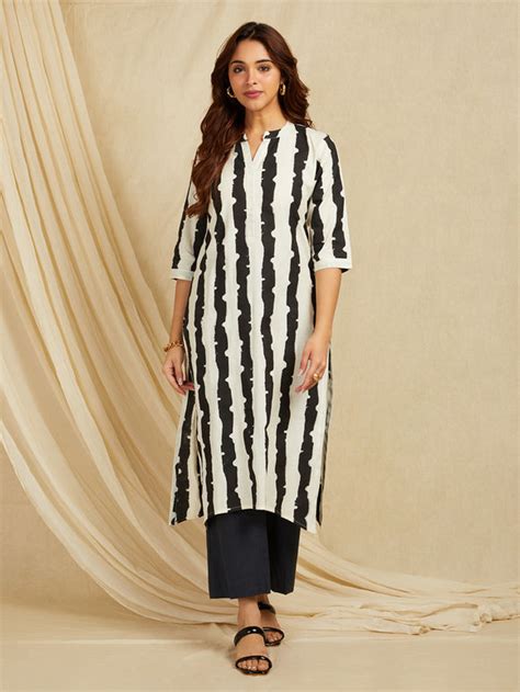 Buy Magenta Polka Dot Hand Block Printed Cotton Slub Kurta With Pants