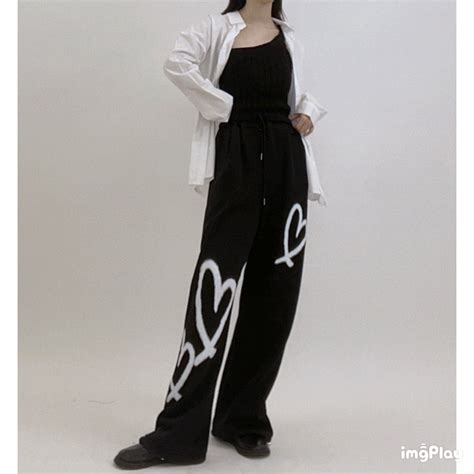 [ 연말 할인 ] Omg 하트 드로잉 기모 스트링 투웨이 팬츠 에이블리