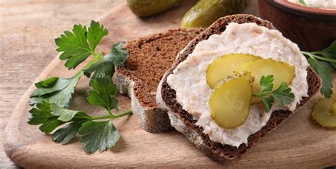 Ідеальна закуска на новорічний стіл Рецепт сирної намазки для бутербродів за 5 хвилин