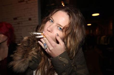 Daveigh Chase Rprettyfamoussmokers