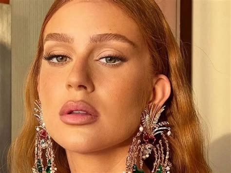 Preciosa De Fuzuê Marina Ruy Barbosa Encanta Com Beleza De Biquíni Florido E Explana Corpaço
