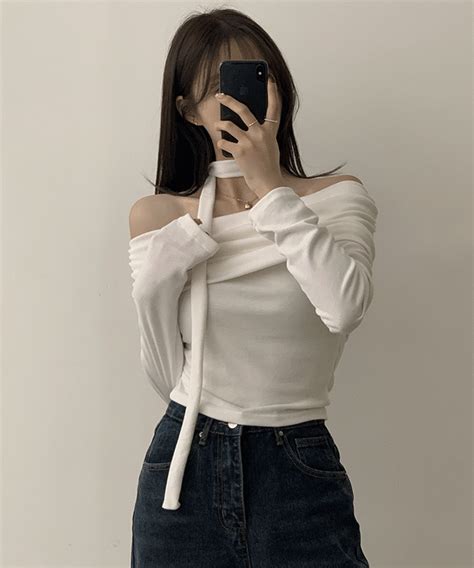 머플러 Set슬림핏 샤이니 초커 오프숄더 긴팔 허리잘록 라운드 긴팔 티셔츠 에이블리