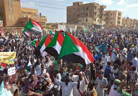 انطلاق احتجاجات حاشدة في السودان تطالب بالحكم المدني وترفض العسكري