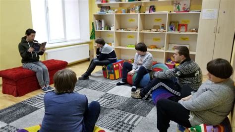 Тернополян закликають подарувати книги вихованцям центру реабілітації