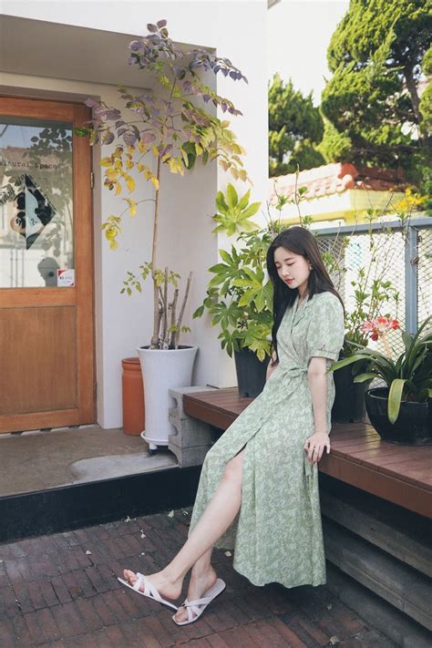 Yoonjiiii 2에 있는 Eryca Anwar님의 핀 한국 패션 트렌드 여성 한국 여자 패션