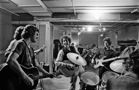 28 Photos Of What Life Looked Like In The Year 1975 Back In Time Today