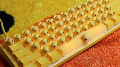 A Rubber Duckie Keyboard Brings A Splash Of Fun To Typing