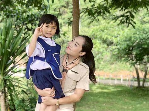 เปิดชีวิต ครูอุ้ม ยอมเสียสละ ทิ้งความสบาย กระทั่งความรักของเธอ เพื่อสอนหนังสือเด็กๆในถิ่นทุรกันดาร