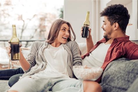 Feliz Pareja Joven Foto Premium