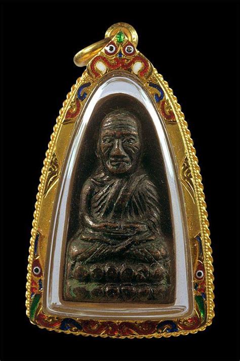 พระหลวงพ่อทวด หลังหนังสือ พิมพ์เล็ก ว จุด ปี 2505 วัดช้างให้ จ ปัตตานี เลี่ยมทองยกซุ้มลงยา พระ