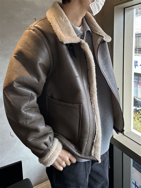 무스탕 코디 남자 멋있게 연출하는 패션 포인트