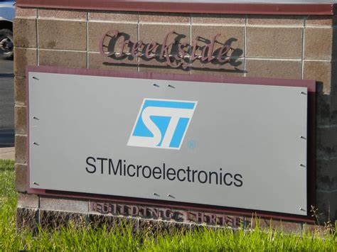 STMicroelectronics Joins Car Connectivity Consortium SemiMedia