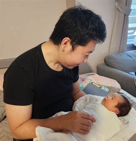 딸 출산 및 책 출간 작업으로 한동안 바빴네요 곧 다시 열심히 라면 소개해 드리겠습니다 D 네이버 블로그