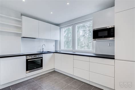 Фото Кухня Угловая Белой Столешницей —