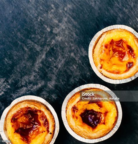 Pasteis De Nata전형적인 포르투갈어 계란 타트 파이 타르트 달 콤 하 고 맛 있는 계란 개성 개념에 대한 스톡 사진 및 기타 이미지 Istock