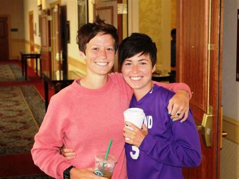 Megan Rapinoe Height Weight Age Biography And More Starsunfolded