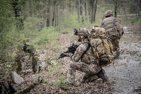 Il 183° Nembo Raggiunge Alti Livelli In Fase Addestrativa