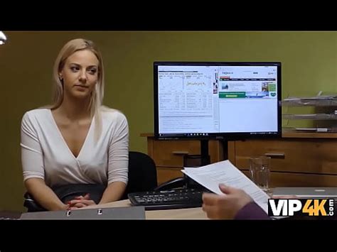 VIP4K Le manque d argent motive la MILF à vendre sa chatte à l employé de banque XVIDEOS COM