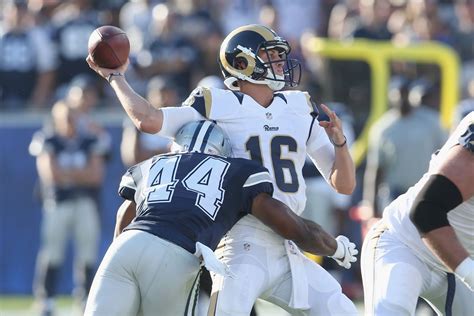 Los Angeles Rams Qb Jared Goff Sidelined At Halftime Due To Injury