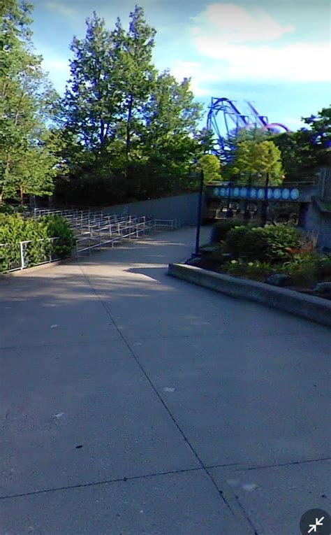 Abandoned Queue Line Section Near The Bat Rkingsisland