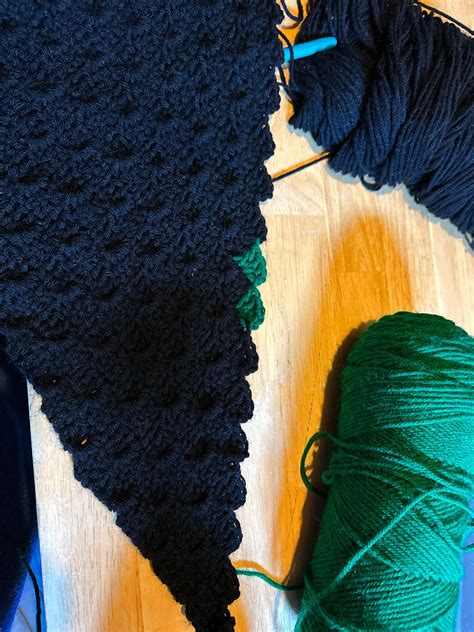 Doing My First C2c Graphgan How Can I Get Rid Of These Strings On The Other Side Ive Been