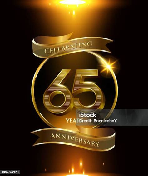 65 년 기념일 로고 황금 반지와 컬러 리본 파티 인사말 카드 및 초대장 카드를 위한 벡터 디자인 검은 배경에 고립 축 하 로고 템플릿 공휴일에 대한 스톡 벡터 아트 및