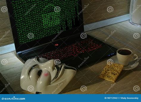 An Anonymous Hacker Tries To Crack The Operating System`s Protection