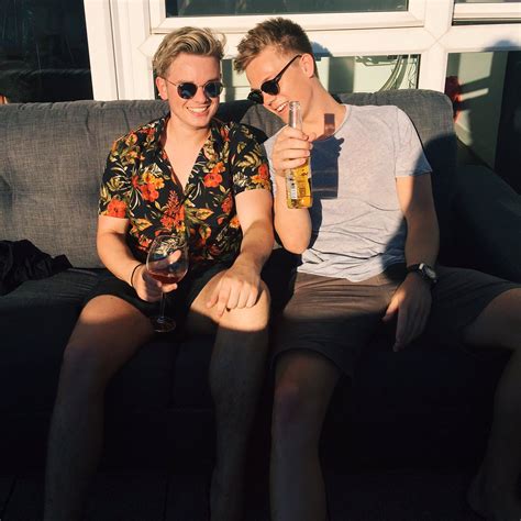 Caspar Lee On Twitter Hottest Day Of The Year In London 🌞🇬🇧…