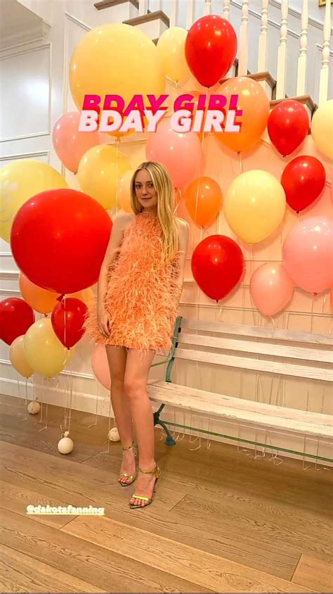 Dakota Fanning Rcelebsandals