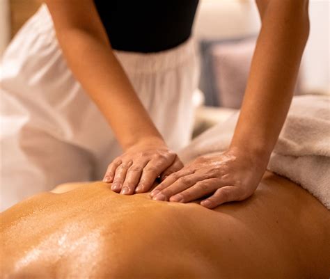 Relaxing Massage Therapy In Corona For Wellness Ca Miracola Salon