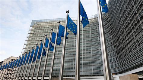 Депутат из Франции заявил что народы Европы не желают подчиняться