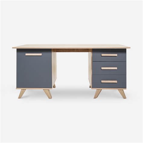 Письменные столы