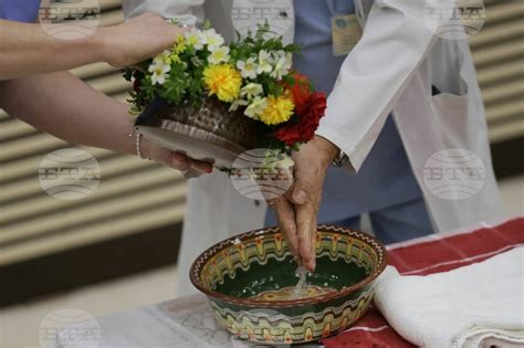 В Майчин дом посрещат Бабинден с 200 новородени от началото на годината Утро