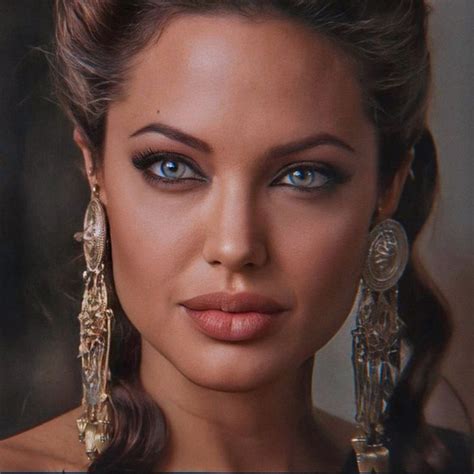 Pin By Jeepcdd On Jolies Femmes Connues Angelina Jolie Makeup