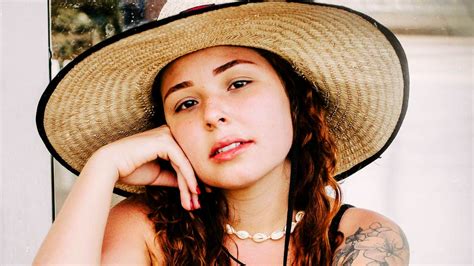 5 Thoughtful Phrases Introverts Use That Set Them Apart According To Experts Yourtango